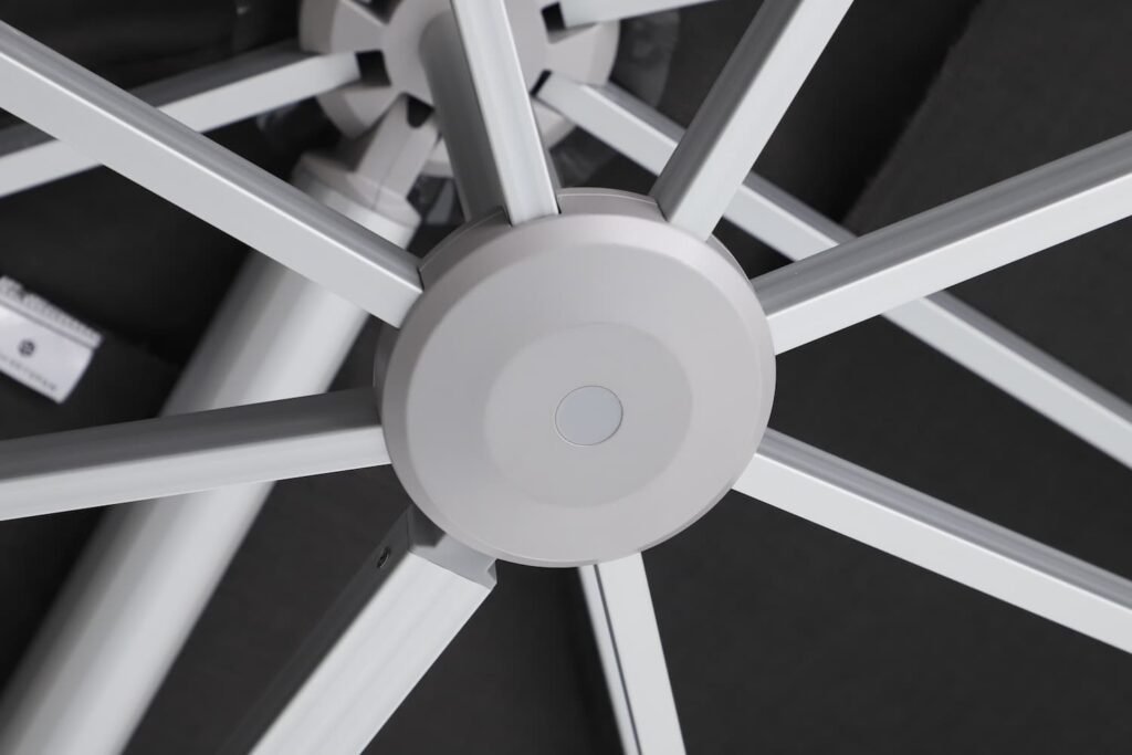 Sola Breeze - Premium Cantilever Umbrella - Skyspan Shade