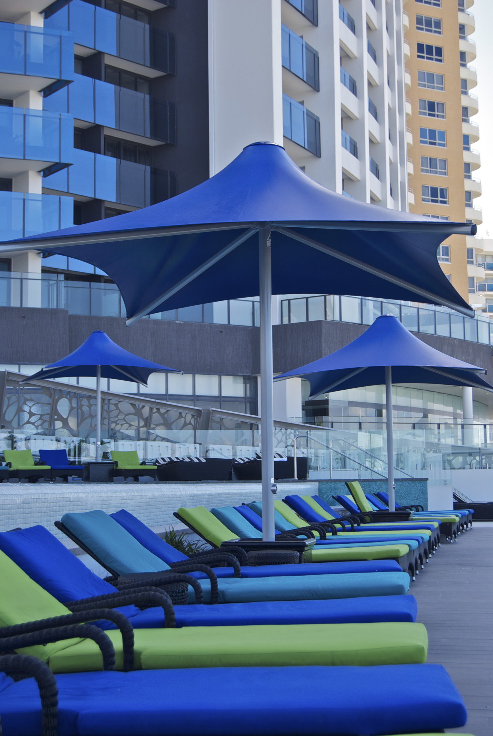 Sunset Retractable Umbrella - Café & Resorts Umbrella | Skyspan Shade